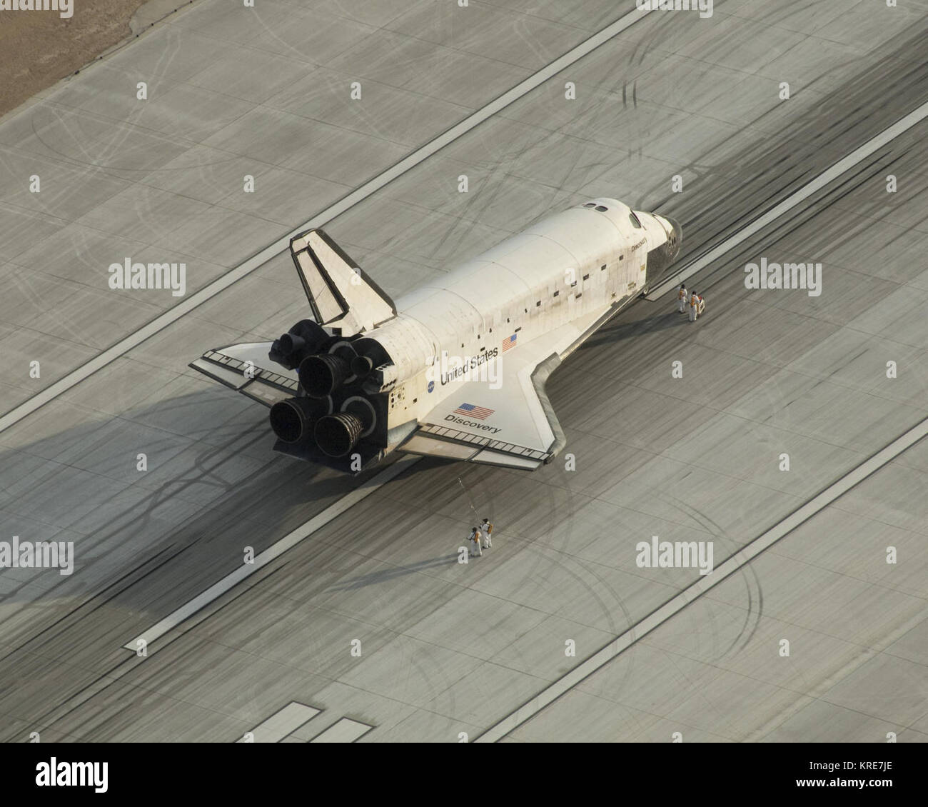 STS-128 Landing 05 Stock Photo - Alamy
