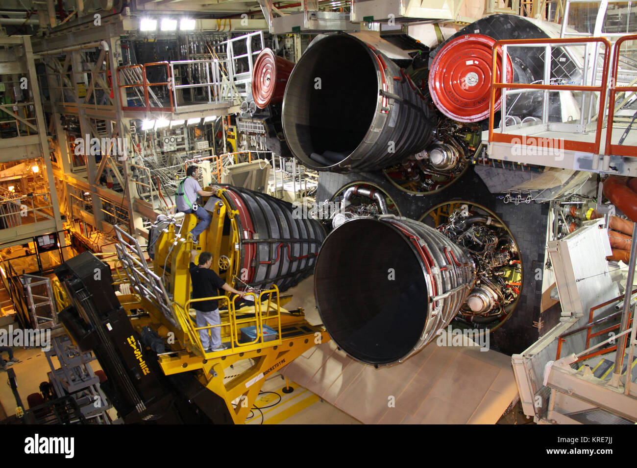 Space shuttle main engine ssme hi-res stock photography and images - Alamy