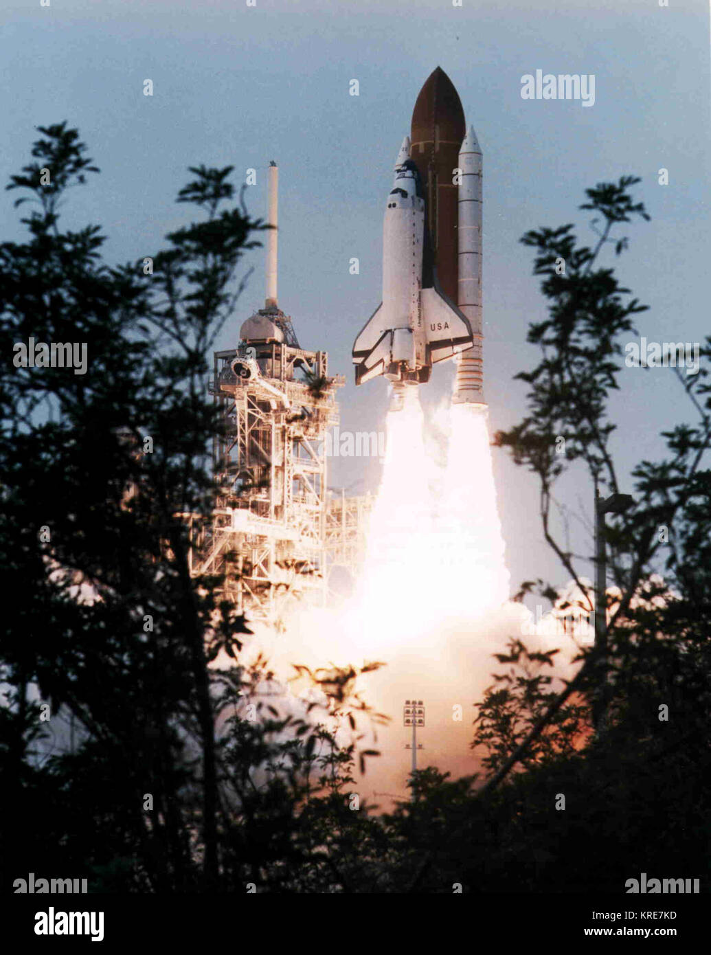 Sts 75 hi-res stock photography and images - Alamy