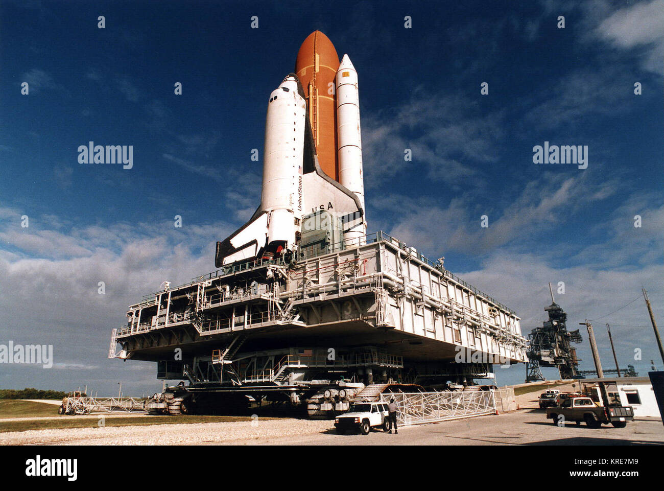 Sts 80 nasa hi-res stock photography and images - Alamy