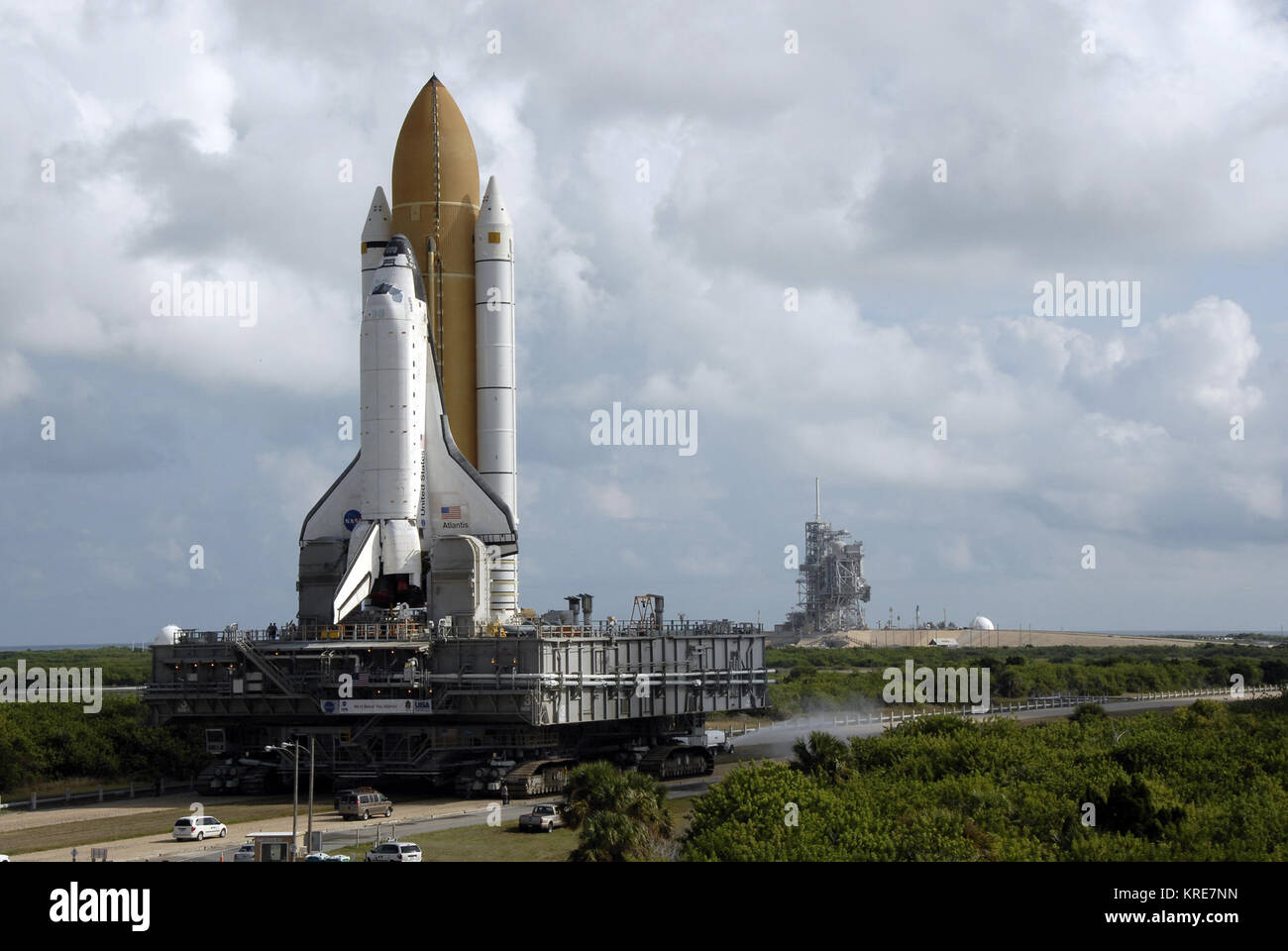 Sts 5 launch hi-res stock photography and images - Alamy