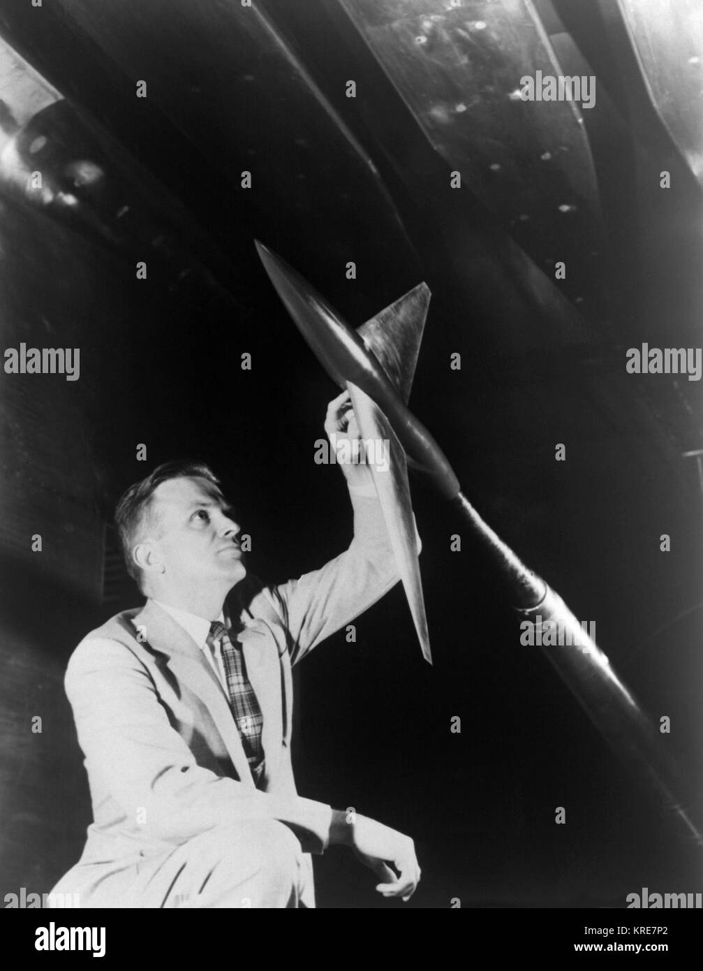 Richard Whitcomb Examines Model - GPN-2000-001262 Stock Photo - Alamy