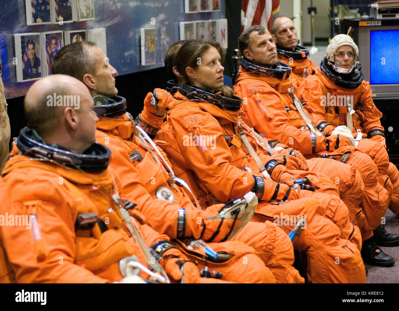 Sts 118 launch hi-res stock photography and images - Alamy