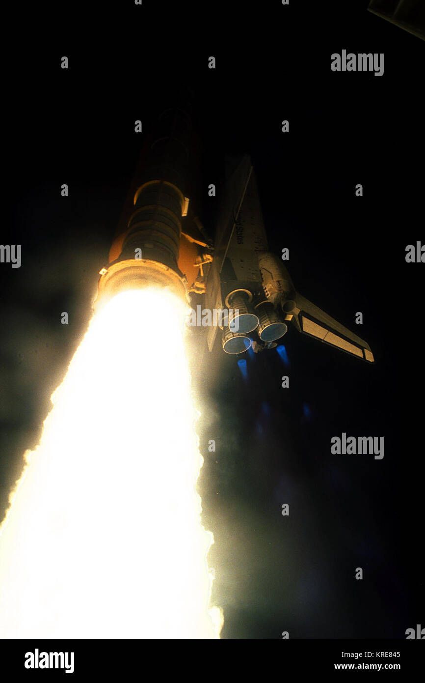 STS-89 night launch I Stock Photo - Alamy