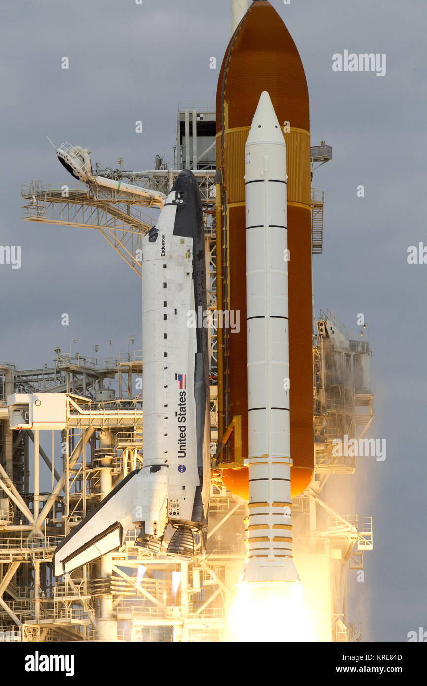 STS-134 launch 86 Stock Photo - Alamy