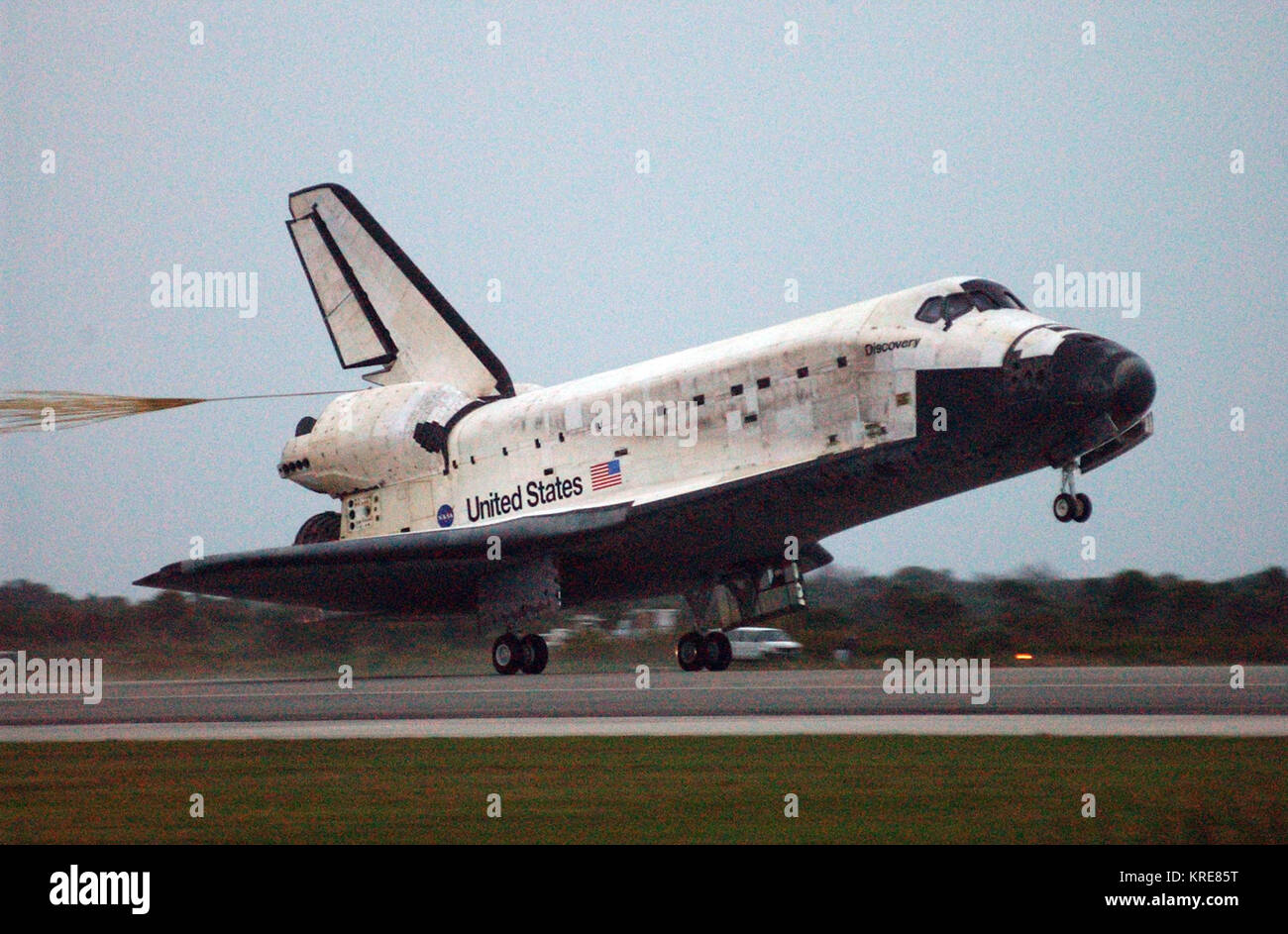 STS-116 Landing (NASA KSC-06PD-2861 Stock Photo - Alamy