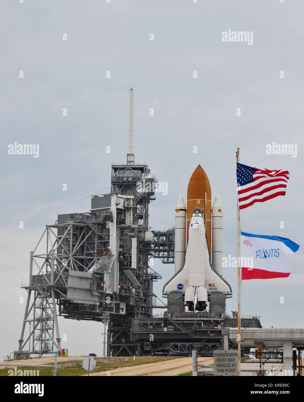 Sts 117 launch hi-res stock photography and images - Alamy