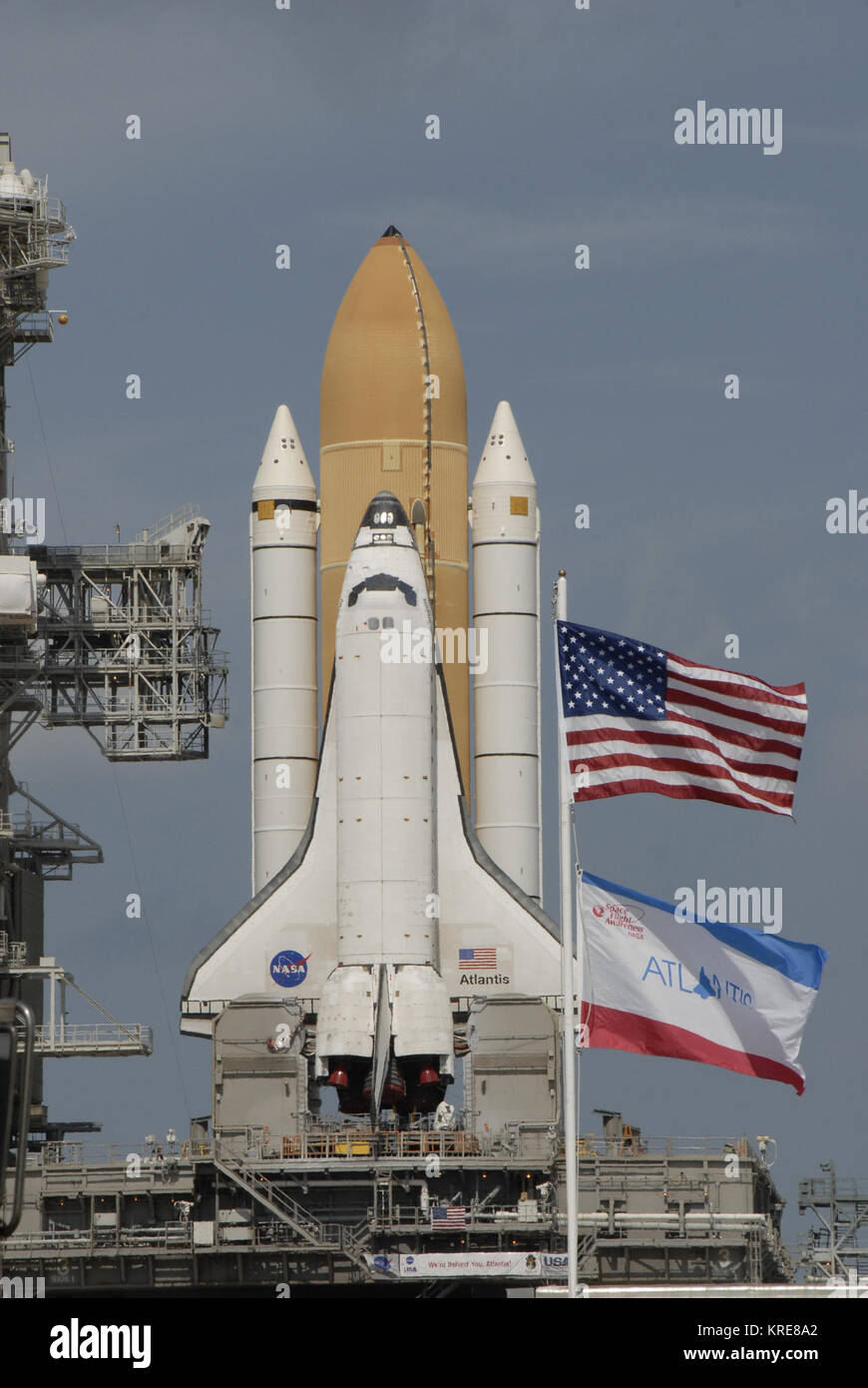 STS-129 Atlantis Launch Pad 39A Rollout Stock Photo - Alamy