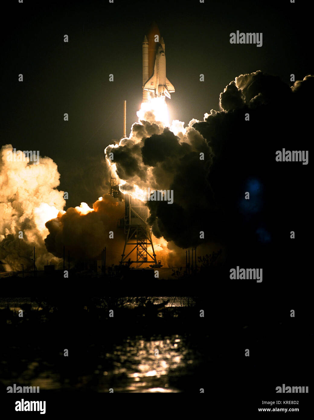 STS-89 night launch II Stock Photo - Alamy