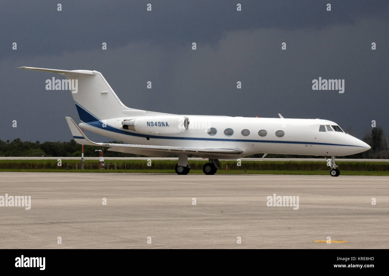Nasa shuttle training aircraft hi-res stock photography and images - Alamy