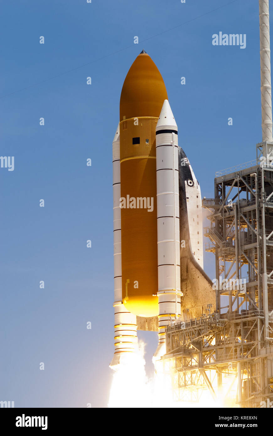 Space Shuttle Atlantis roars off the launch pad on STS-132 Stock Photo ...