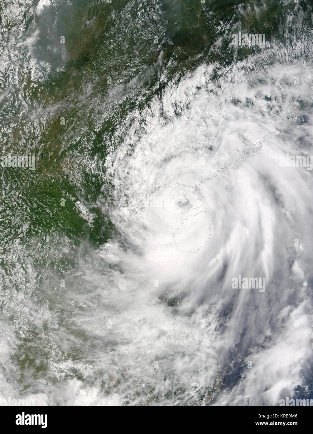 Typhoon Krovanh 25 aug 2003 0340Z Stock Photo - Alamy