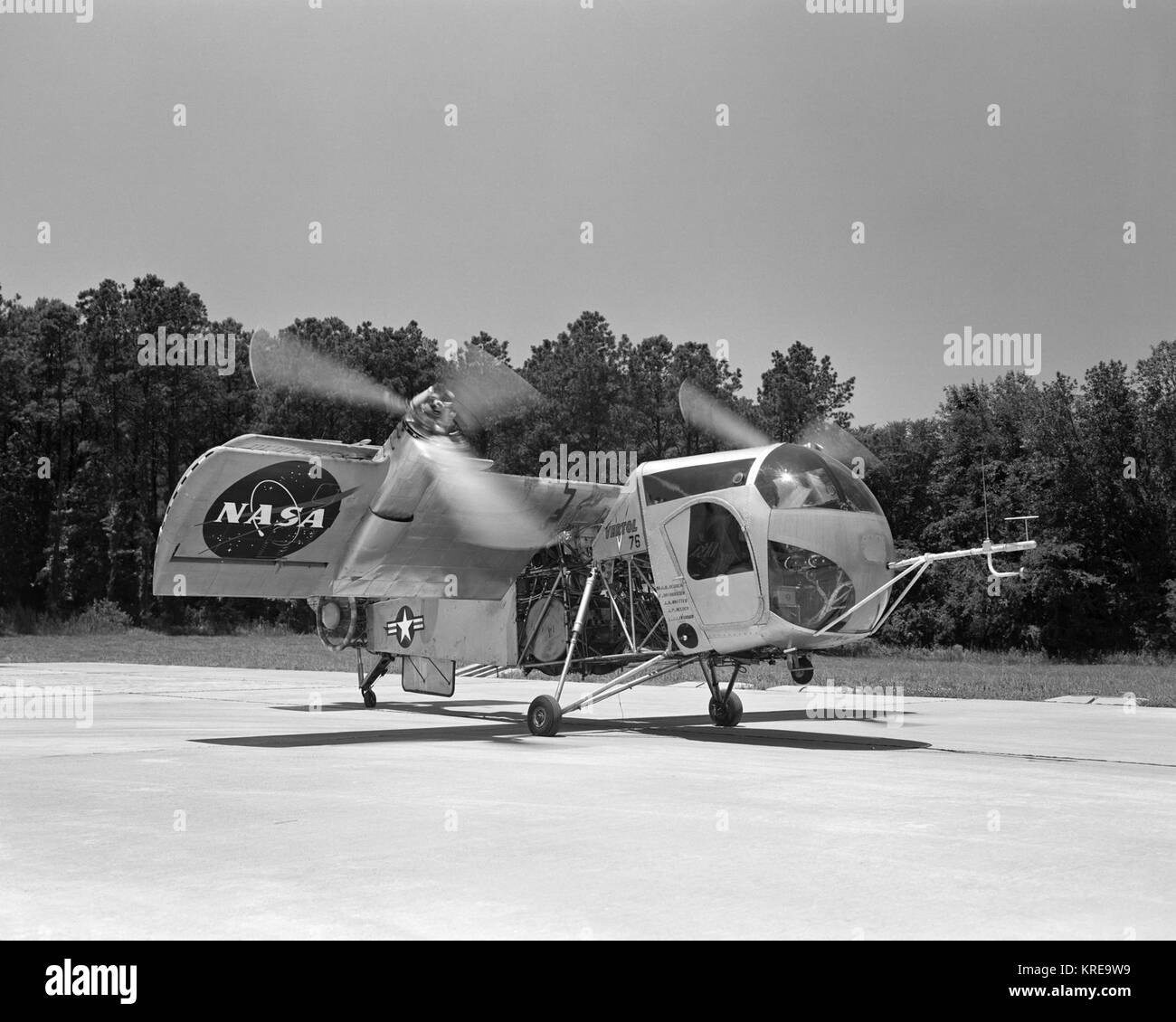 Model 2000 Black and White Stock Photos & Images - Alamy