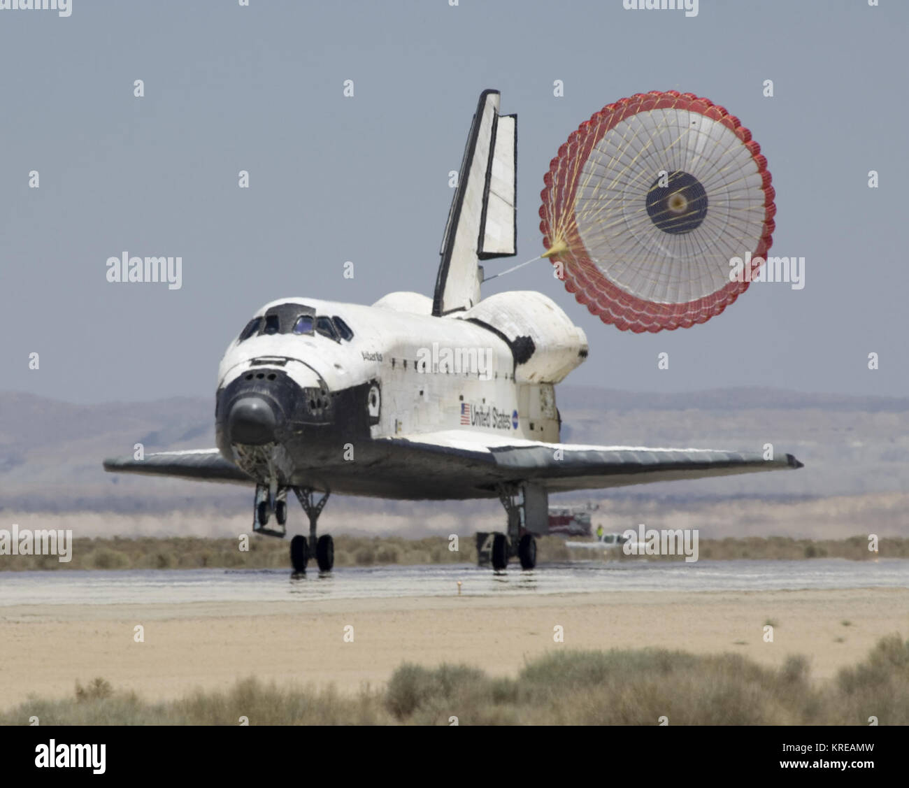 Atlantis drag chute is open Stock Photo - Alamy