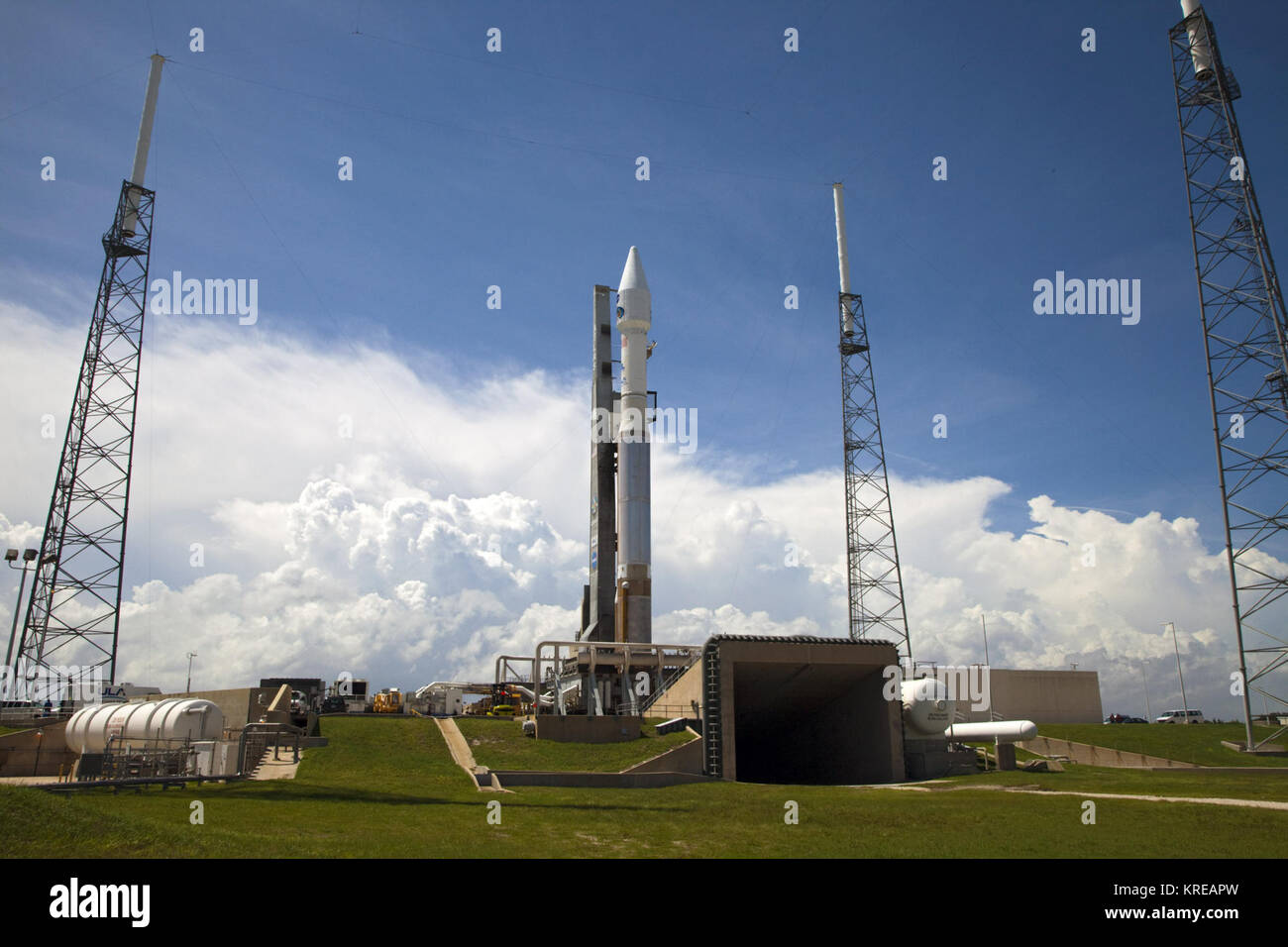 Atlas V (401) with RBSP on top on Launch Pad 41 with spectacular clouds ...