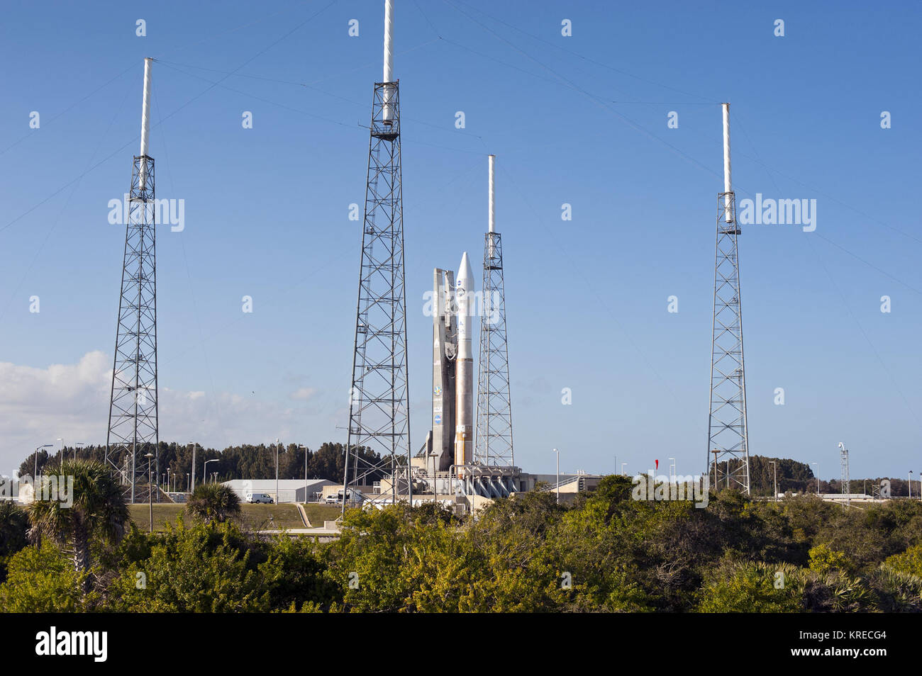 Atlas V (401) with TDRS K on Launch Pad 41 Stock Photo - Alamy