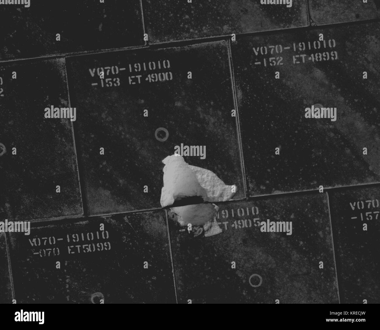 Damaged TPS Tiles of Endeavour (NASA S118-E-06229 Stock Photo - Alamy