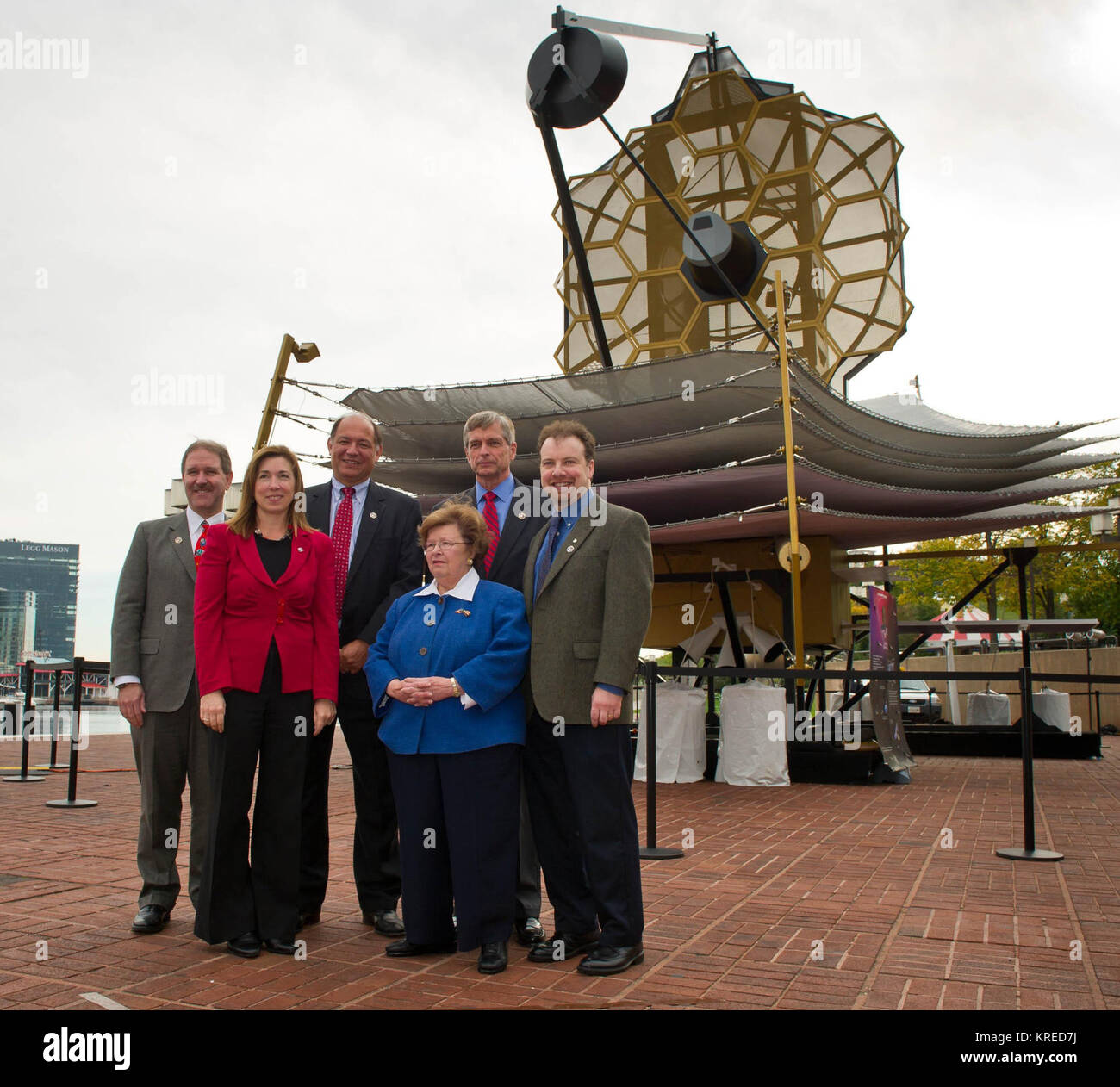 Full-size model of NASA's James Webb Space Telescope Stock Photo - Alamy