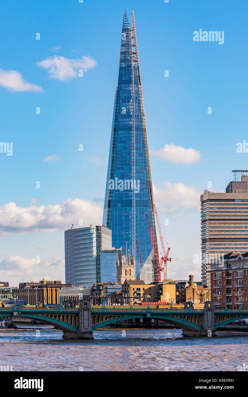 LONDON, UNITED KINGDOM - NOVEMBER 06: Modern architecture of The Shard ...