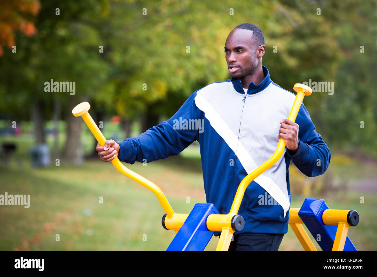young man working out at outdoor gym Stock Photo - Alamy