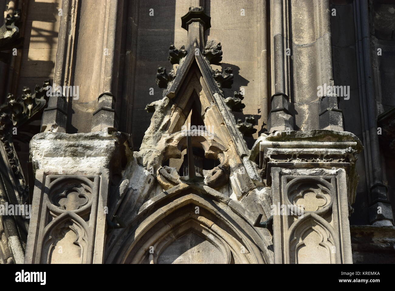 Sandstone cornice hi-res stock photography and images - Alamy