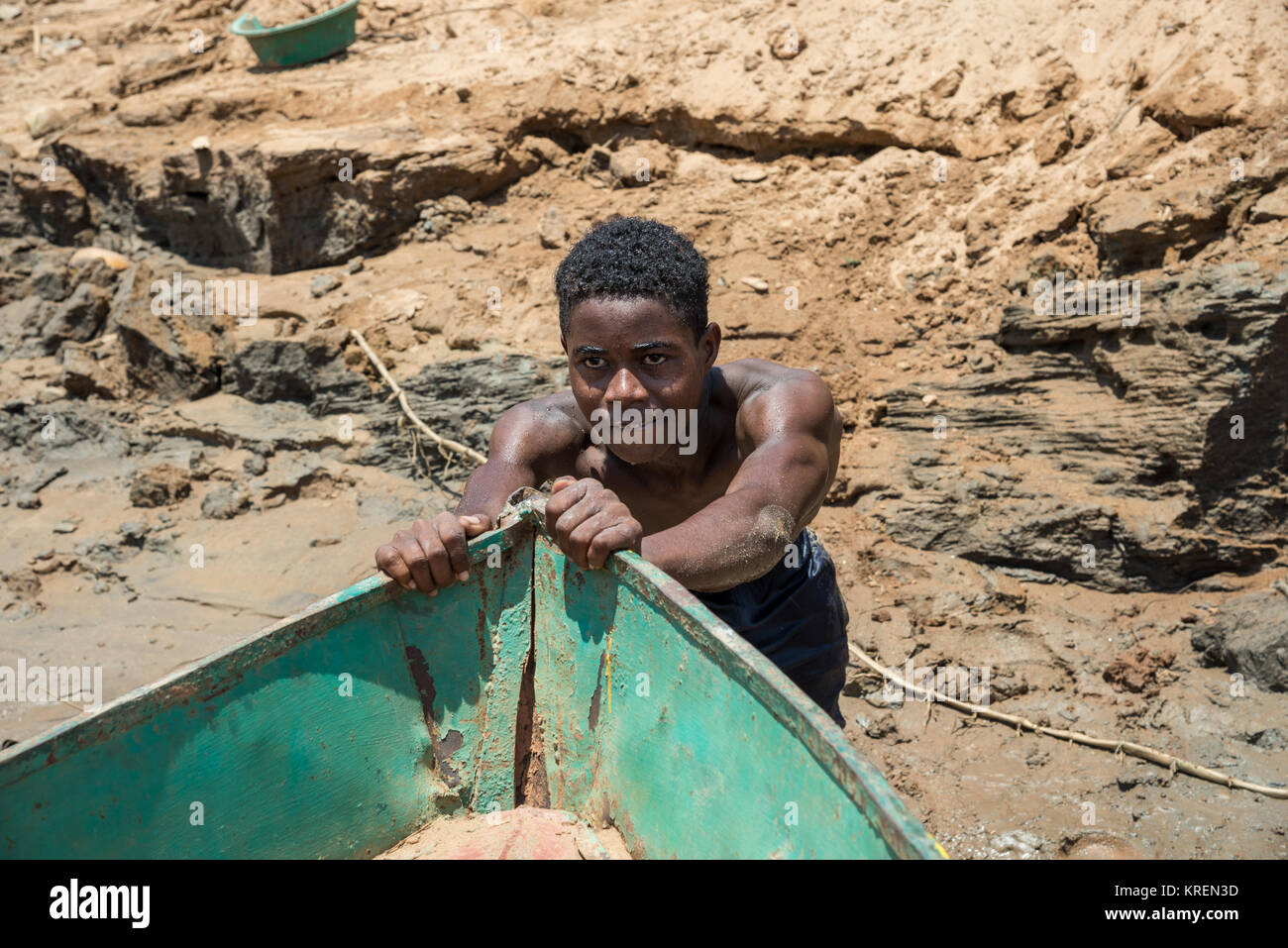 Boy river madagascar hi-res stock photography and images - Alamy
