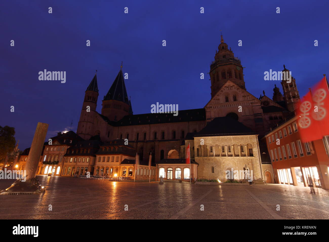 The high cathedral st martin of mainz hi-res stock photography and ...
