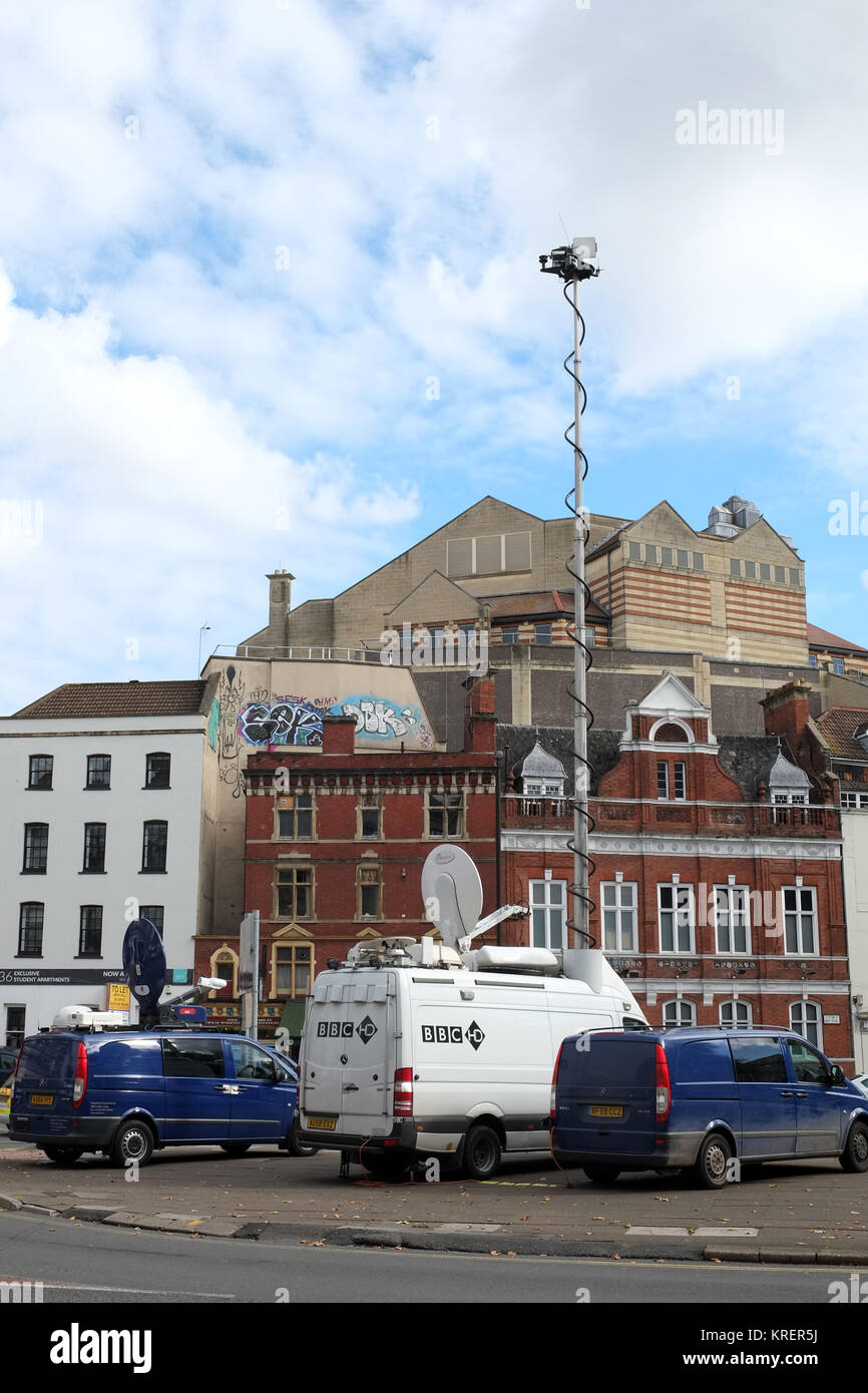 October 2015 - BBC TV news reporter crews vans and broadcast unit Stock ...