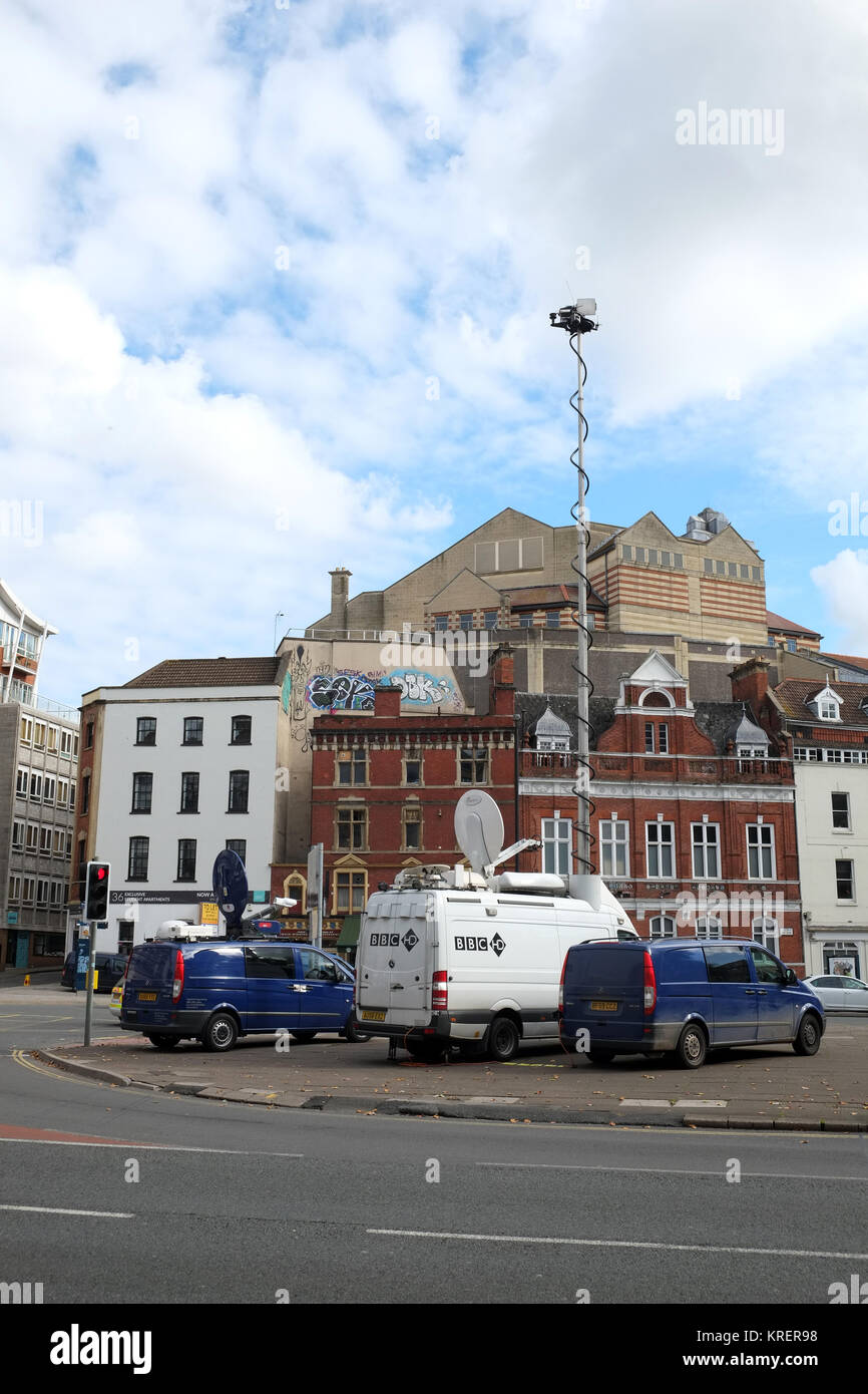 October 2015 - BBC TV news reporter crews vans and broadcast unit Stock ...