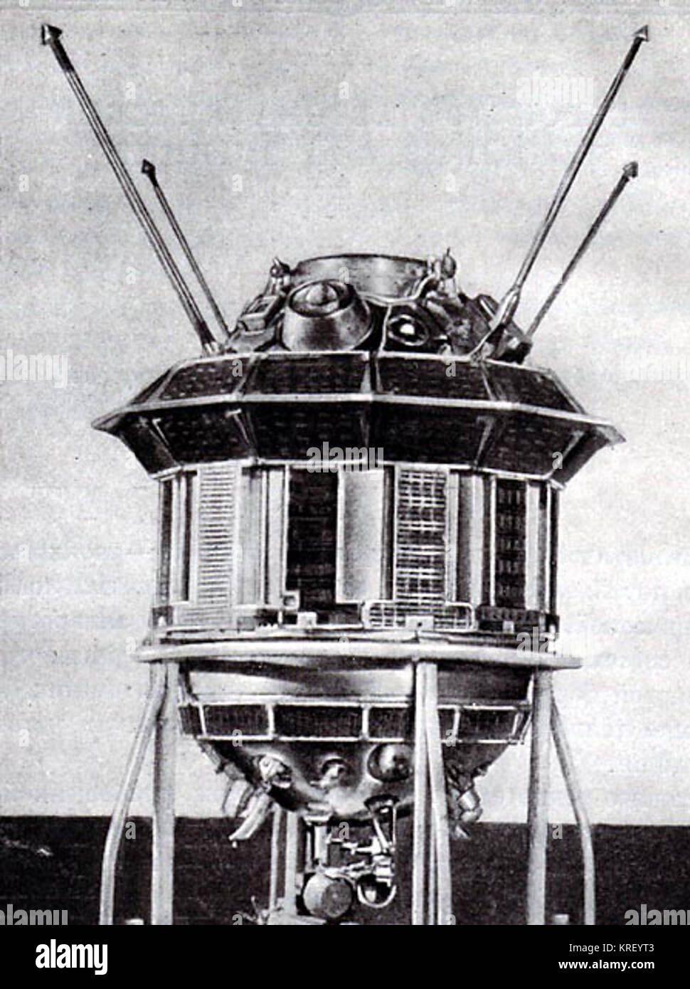 Lunik spacecraft hi-res stock photography and images - Alamy