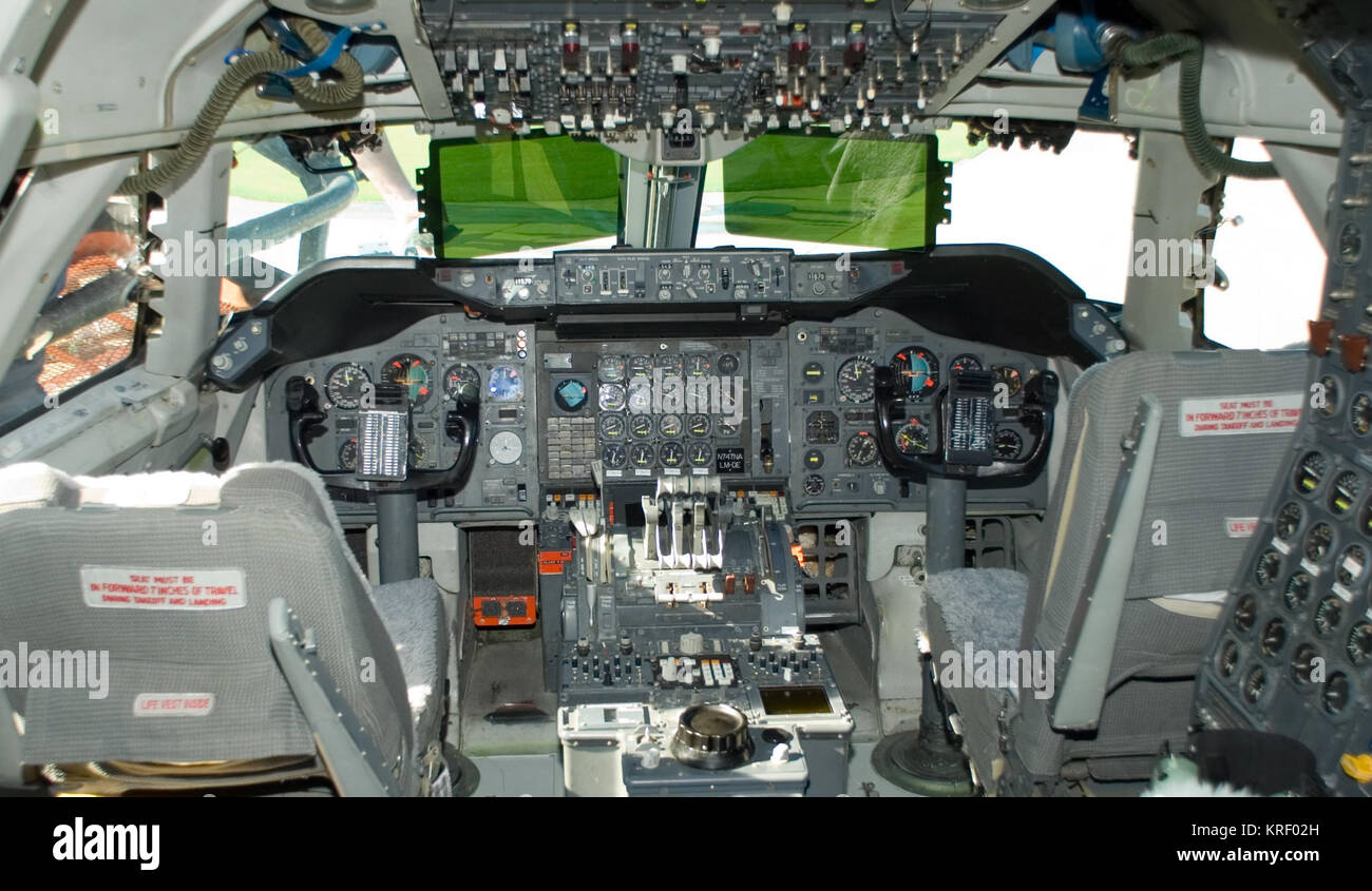 SOFIA Boeing 747SP cockpit (before upgrade Stock Photo - Alamy
