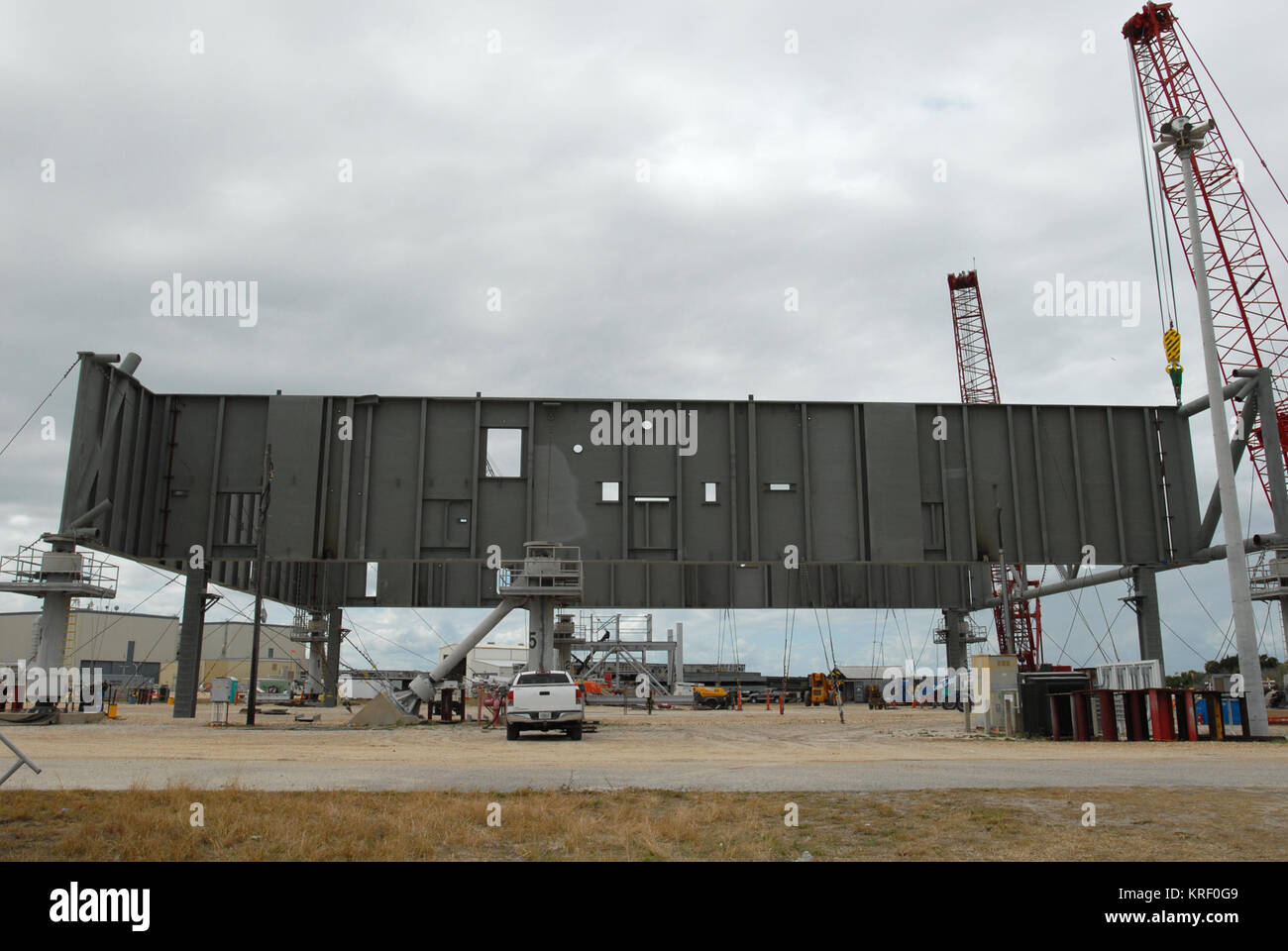 Mobile Launcher assembly 03 Stock Photo - Alamy