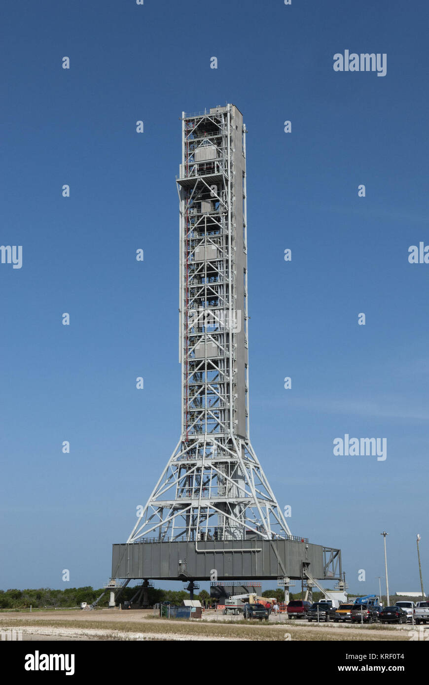 Mobile Launching Platform 1 (Ares I) complete Stock Photo - Alamy