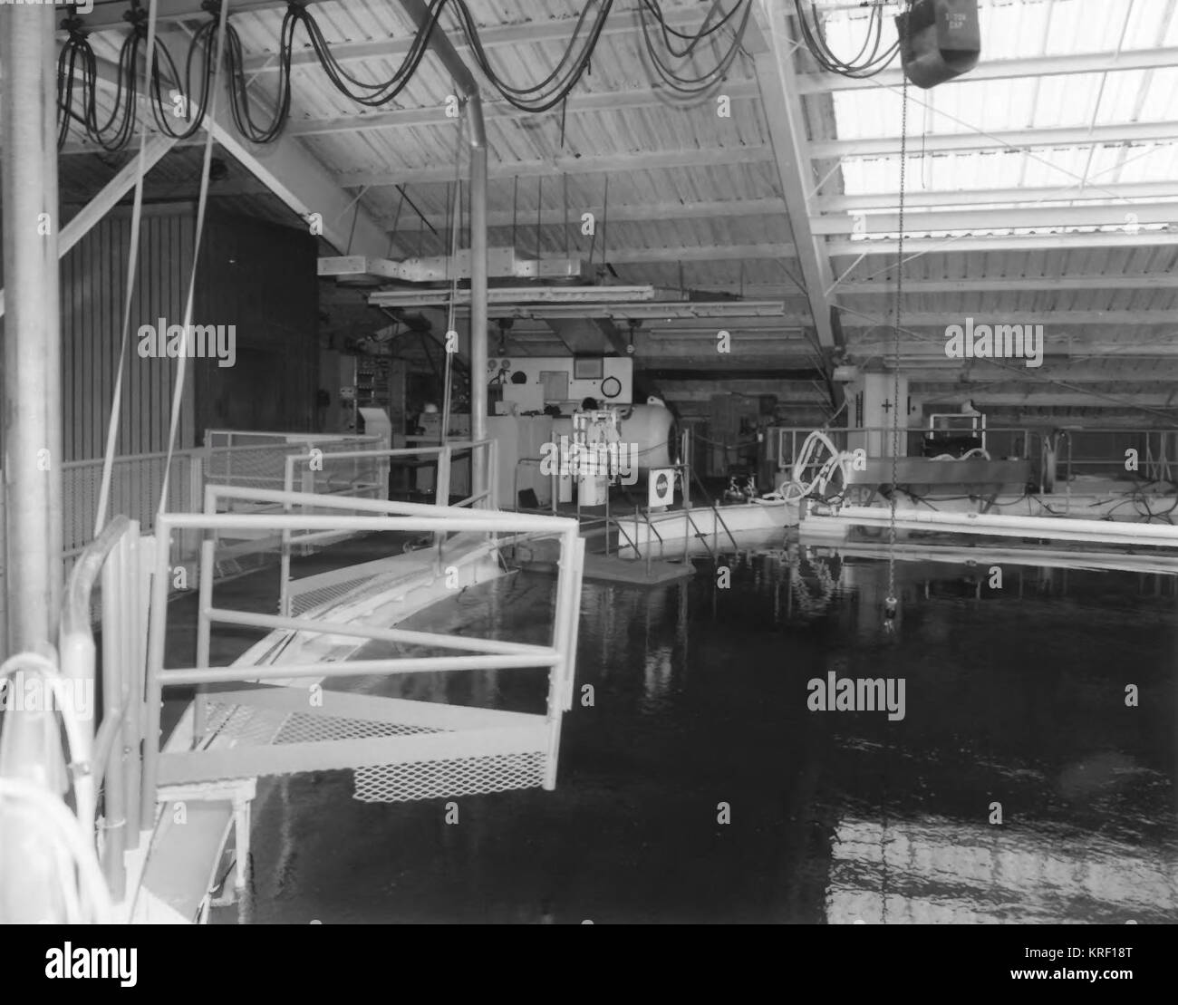 Neutral buoyancy simulator hi-res stock photography and images - Alamy