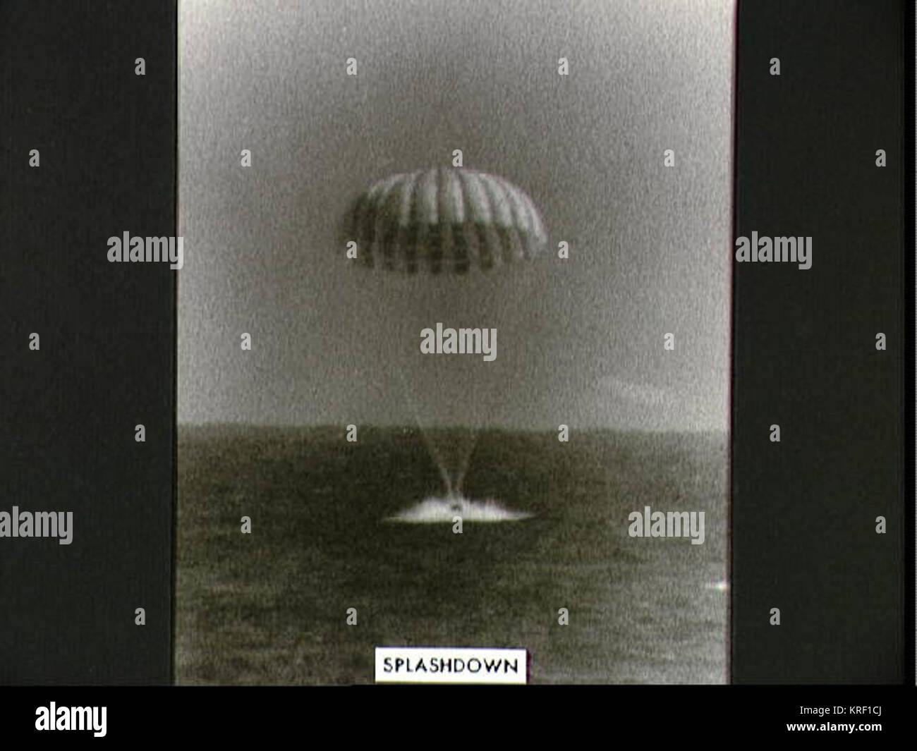 Rocket splashdown hi-res stock photography and images - Alamy