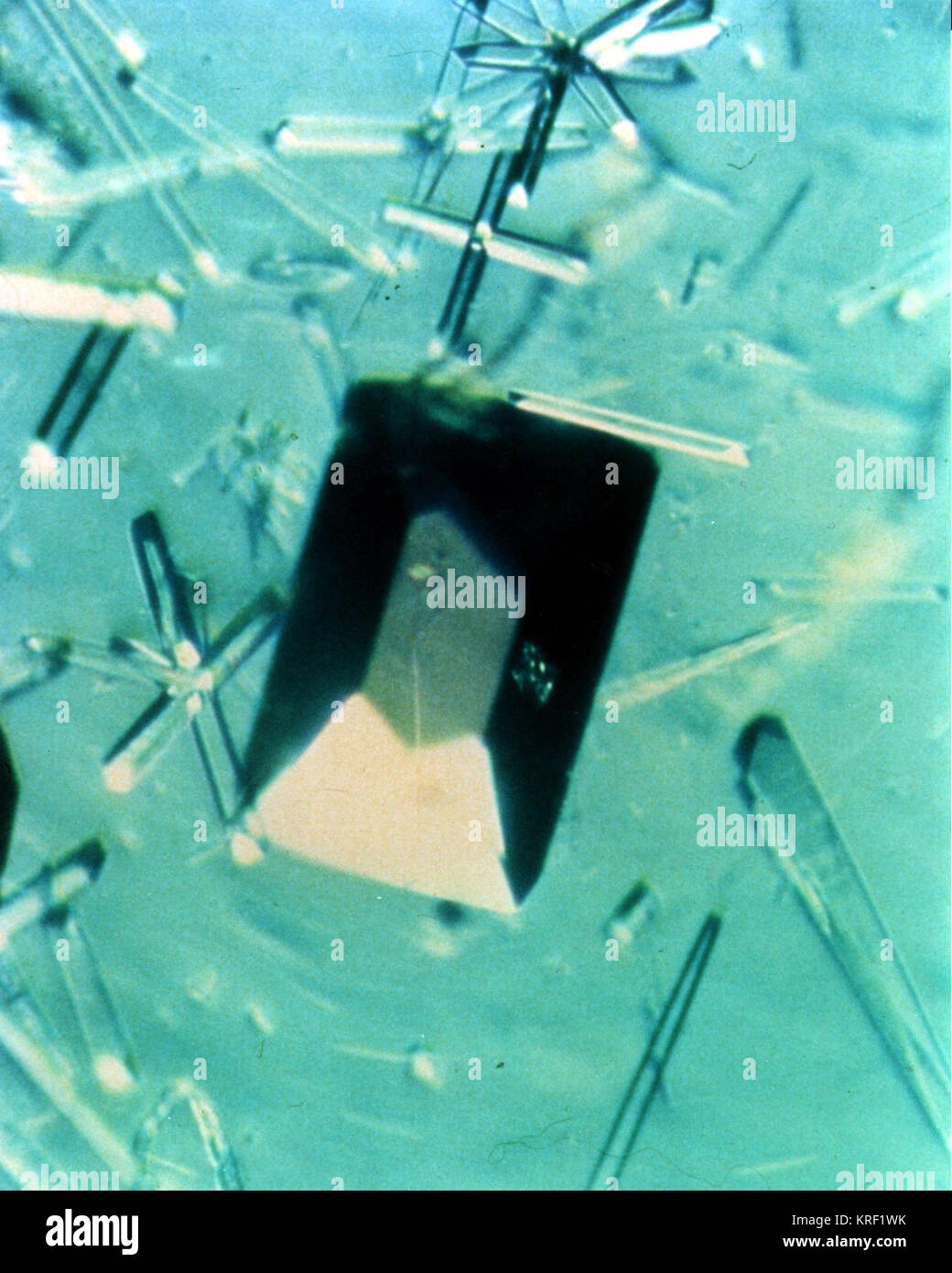 Protein crystal growth hi-res stock photography and images - Alamy