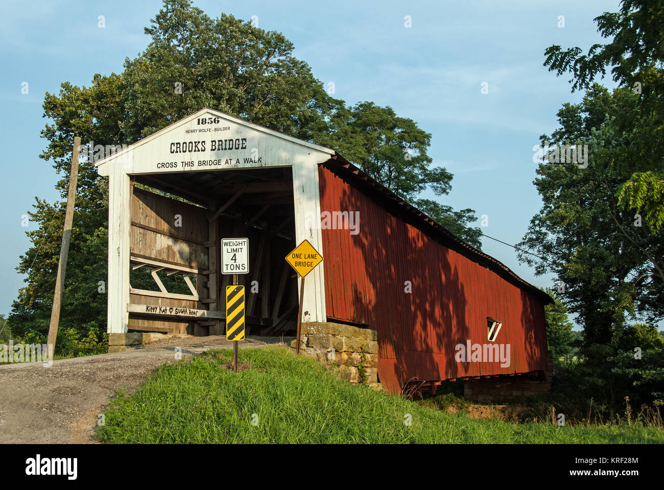 132 feet 40m long over raccoon creek hi-res stock photography and ...