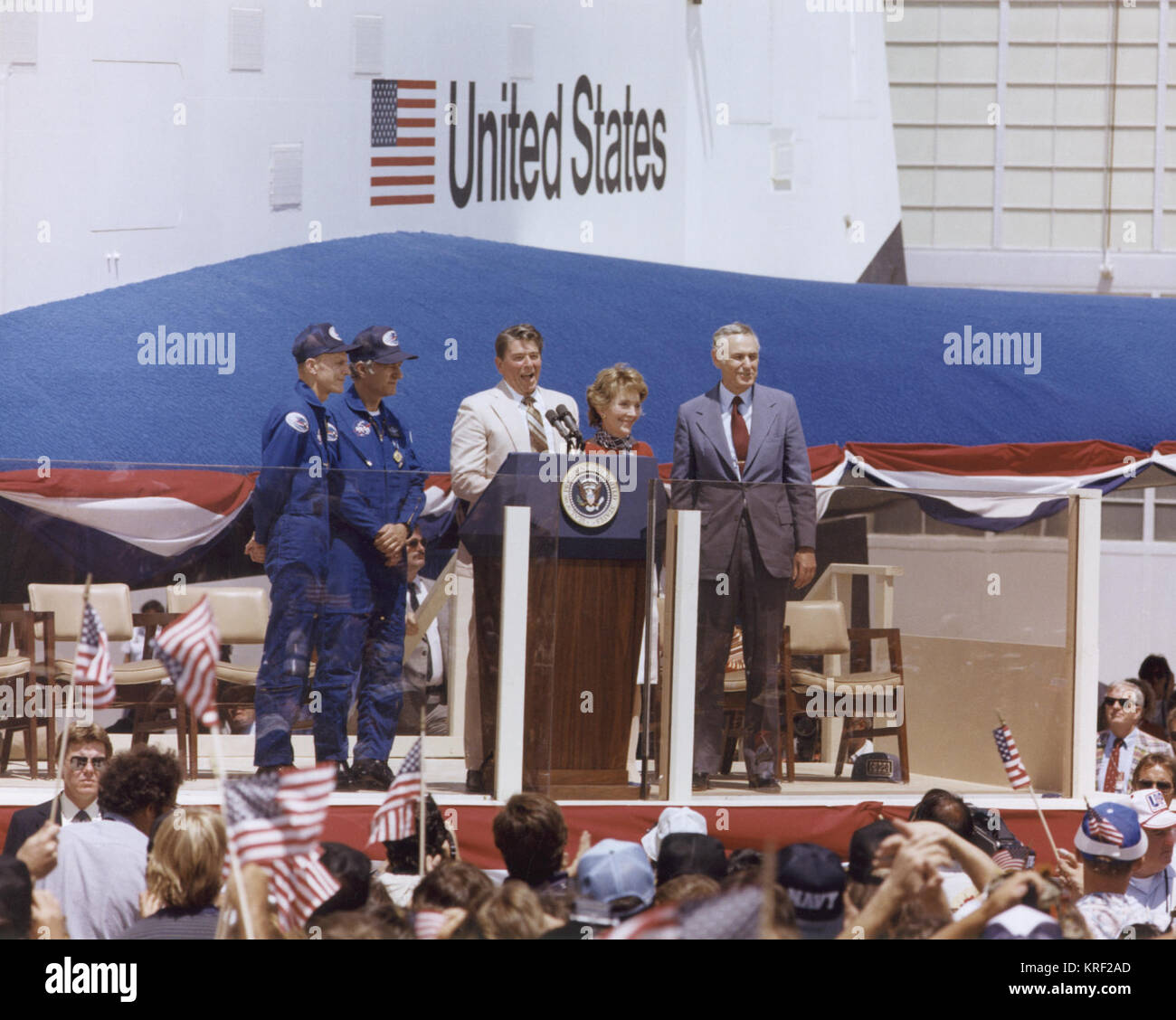 Reagan speaks to NASA crowd 1982 Stock Photo - Alamy