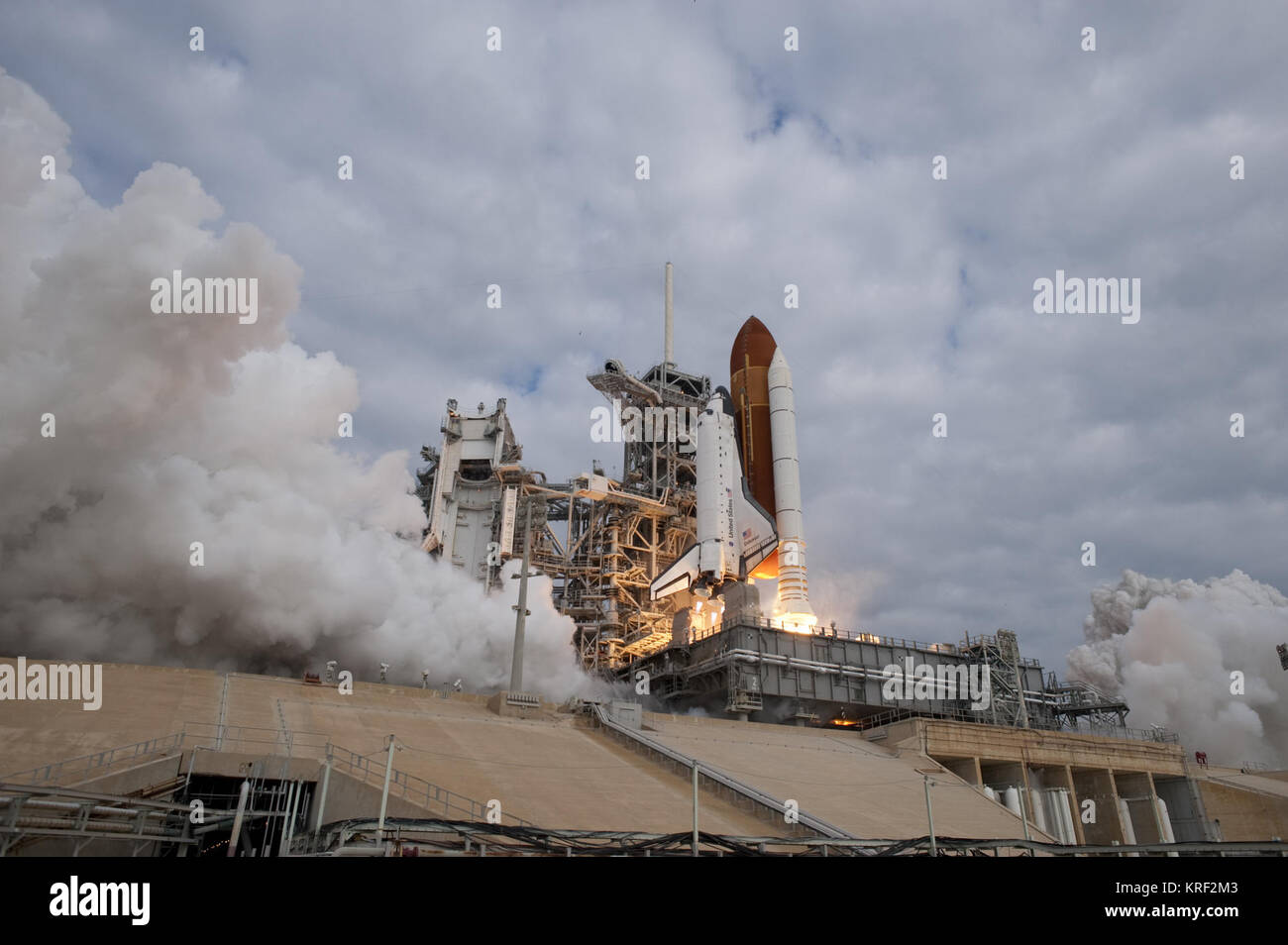 STS-134 launch 78 Stock Photo - Alamy