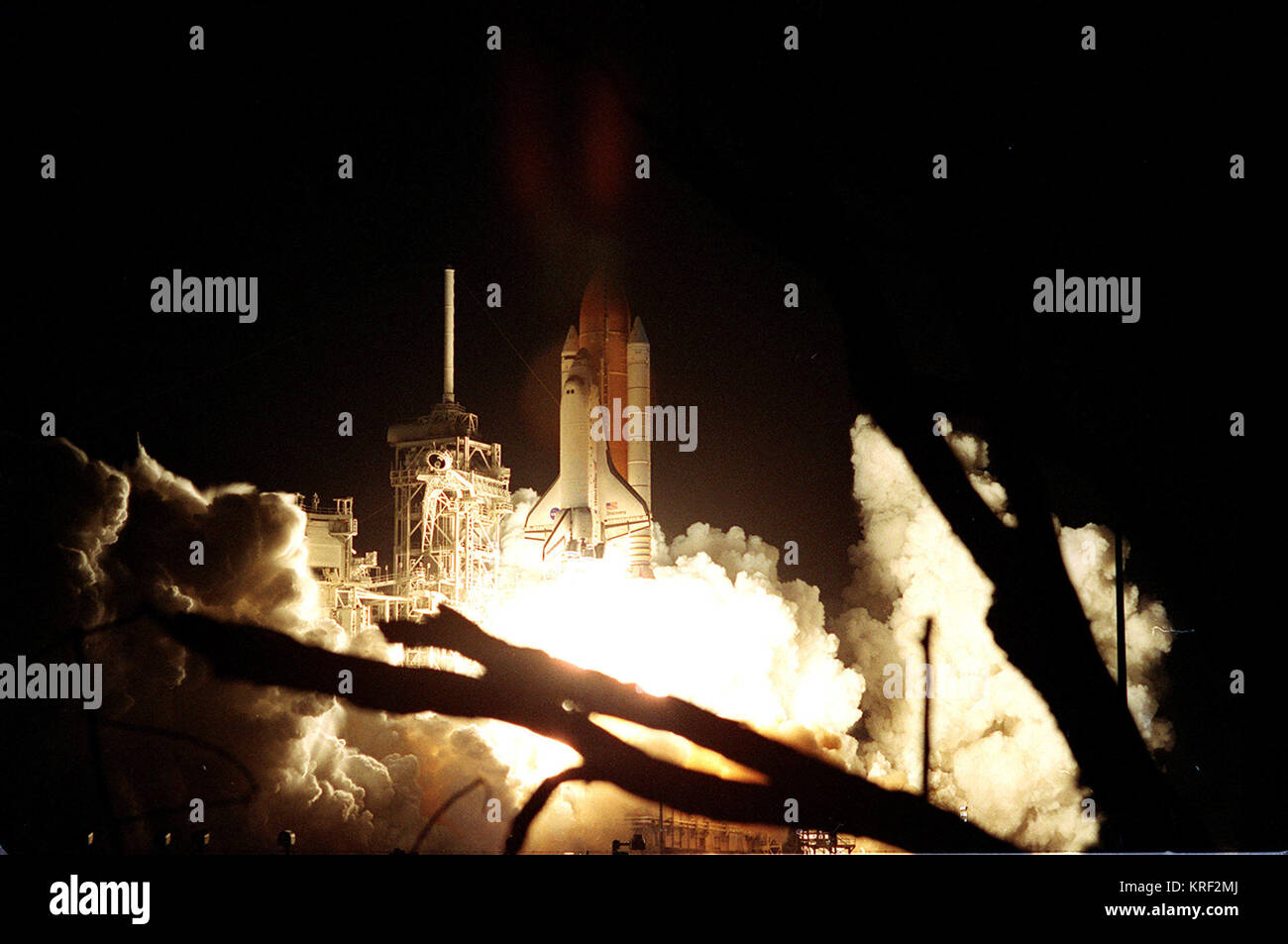 Sts 92 hi-res stock photography and images - Alamy