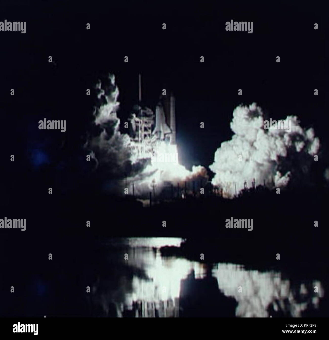 Sts 63 hi-res stock photography and images - Alamy