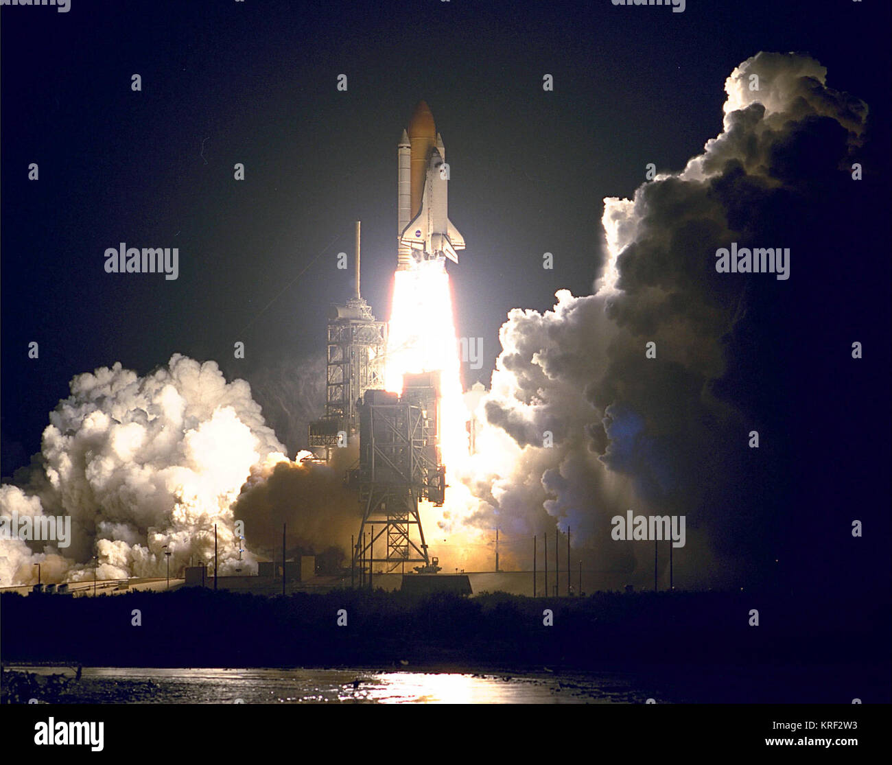 Sts 88 hi-res stock photography and images - Alamy