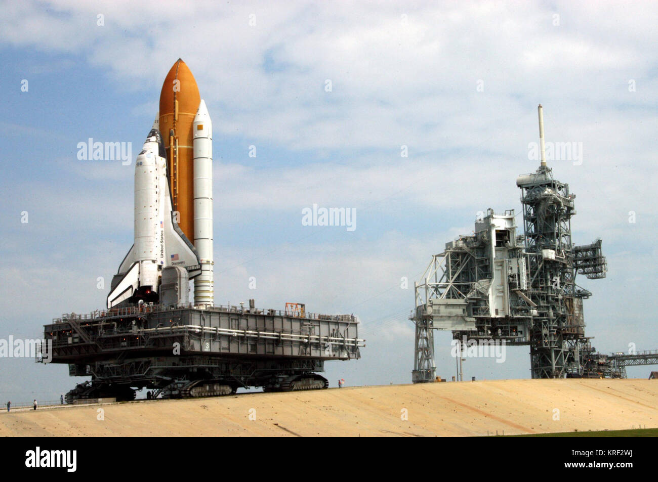 Sts 114 hi-res stock photography and images - Alamy