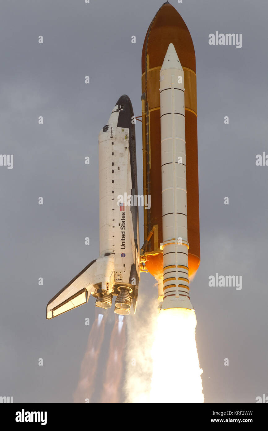 STS-134 launch 84 Stock Photo - Alamy