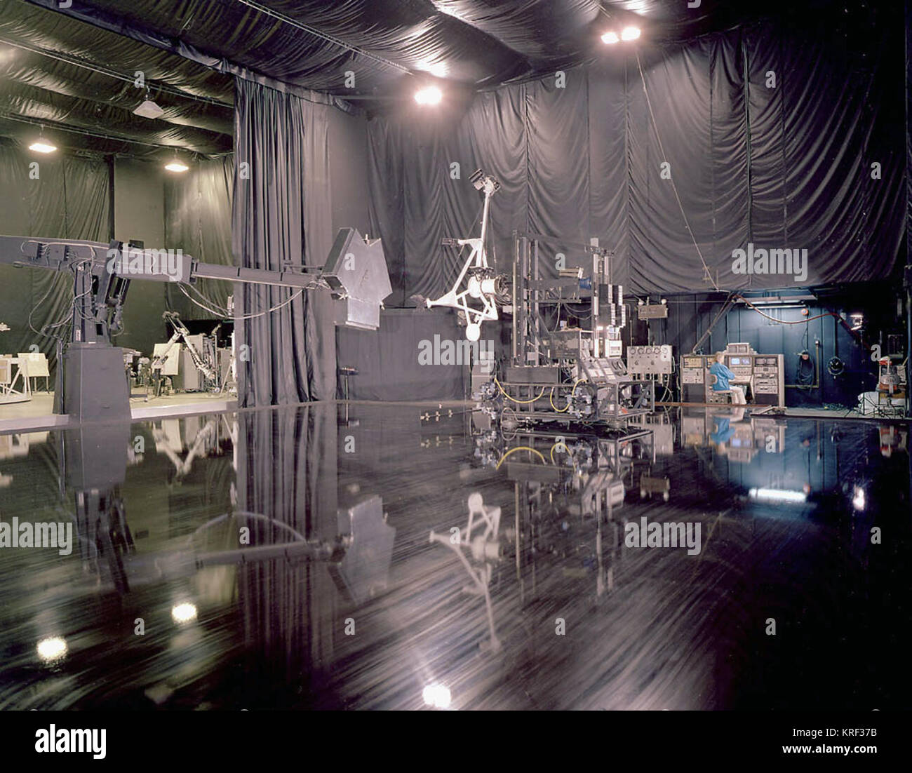 Simulated Rendezvous Docking Mechanism on MSFC Flat Floor Facility ...