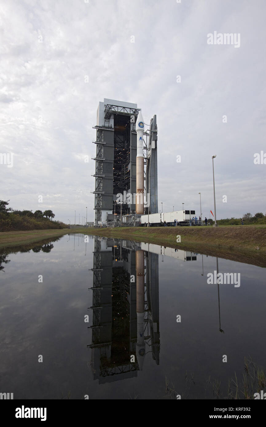 SDOs Atlas V (401) has left the VIF on its way to Launch Pad 41 Stock ...