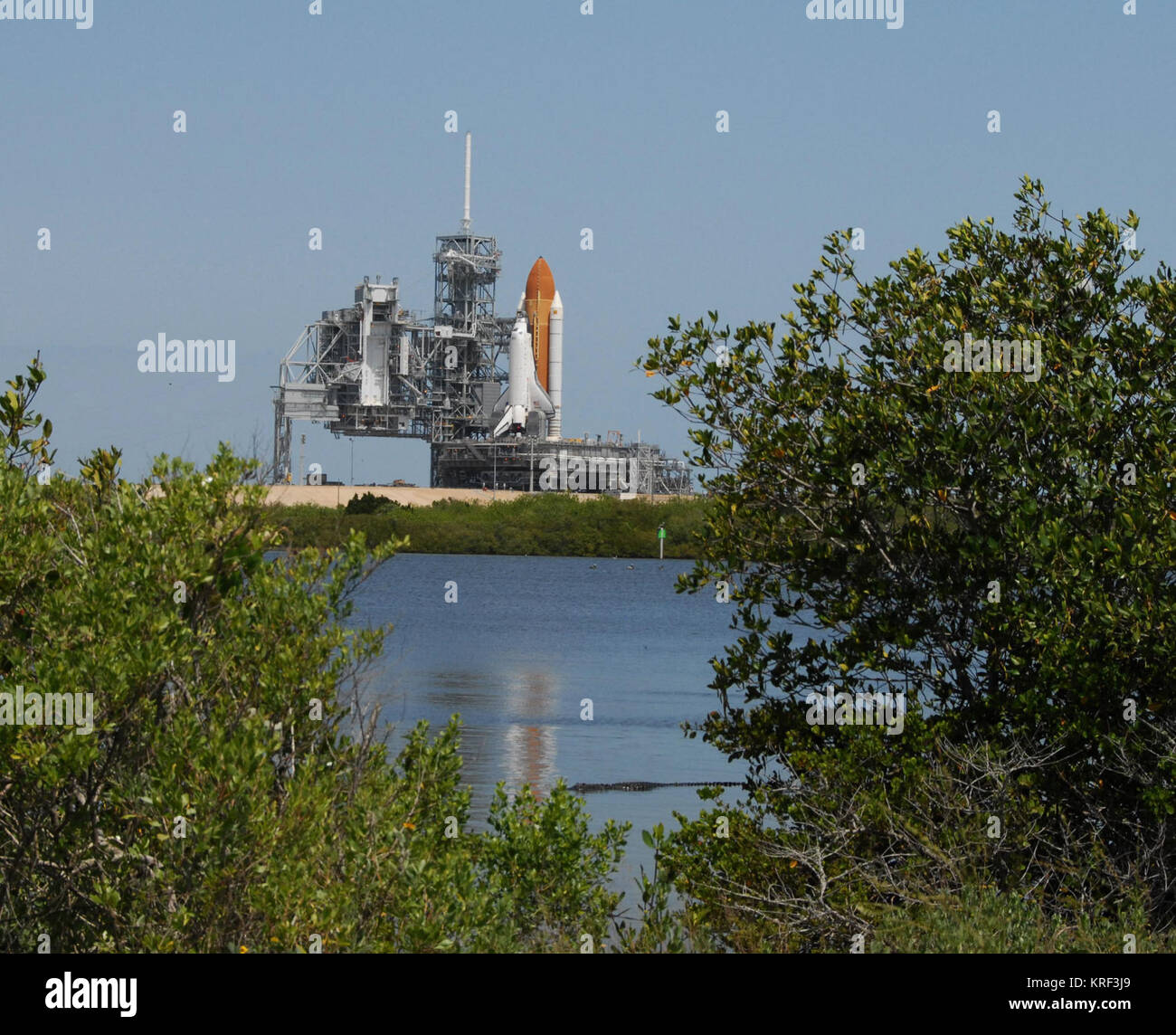 Space shuttle support systems hi-res stock photography and images - Alamy