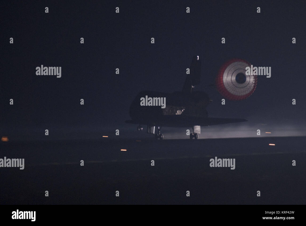 End of space shuttle program hi-res stock photography and images - Alamy