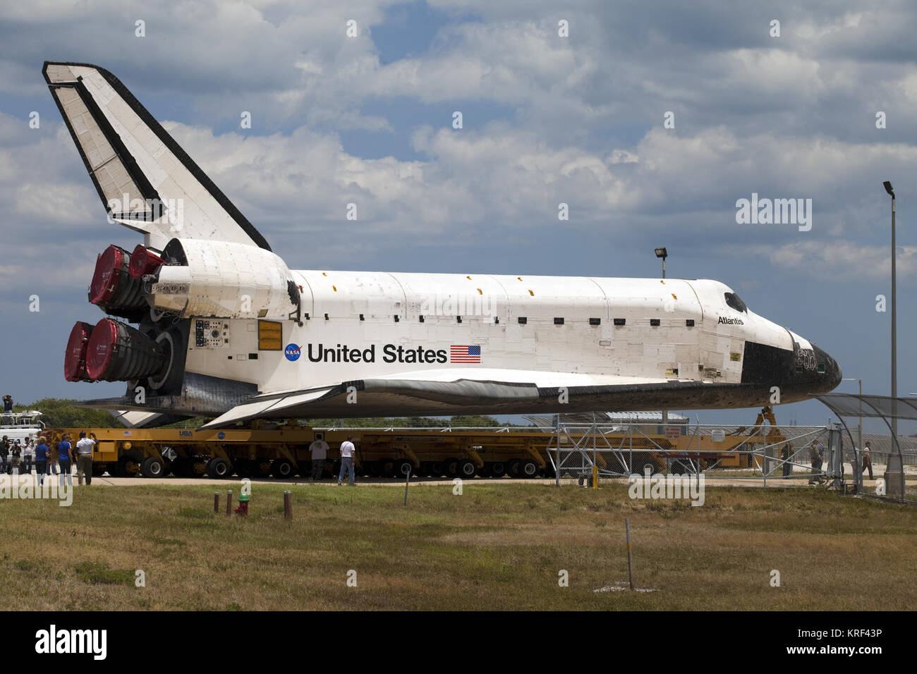 STS-135 Atlantis rollover to VAB Stock Photo - Alamy