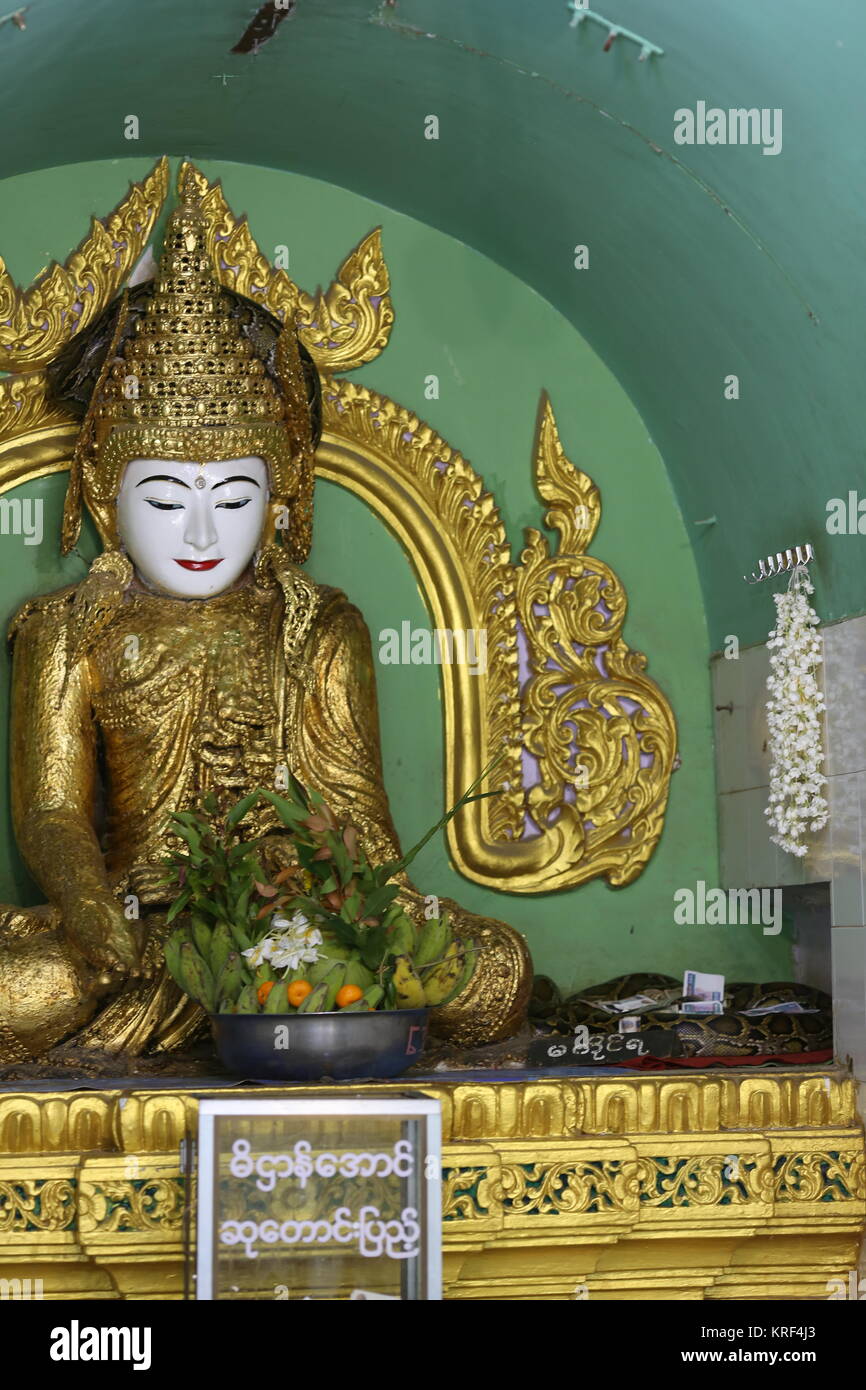 Serpent snake temple hi-res stock photography and images - Alamy